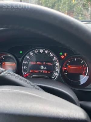 Melns Citroen C5 2009 Rēzekne, ar dzinēja tilpumu 2.00 L un nobraukumu 261 tūkst. km par 2450 €, foto 8 vietnē AUTOMOTO.COM.LV