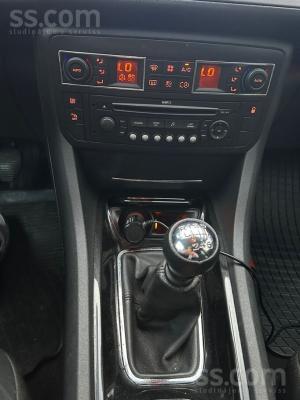 Melns Citroen C5 2009 Rēzekne, ar dzinēja tilpumu 2.00 L un nobraukumu 261 tūkst. km par 2450 €, foto 10 vietnē AUTOMOTO.COM.LV