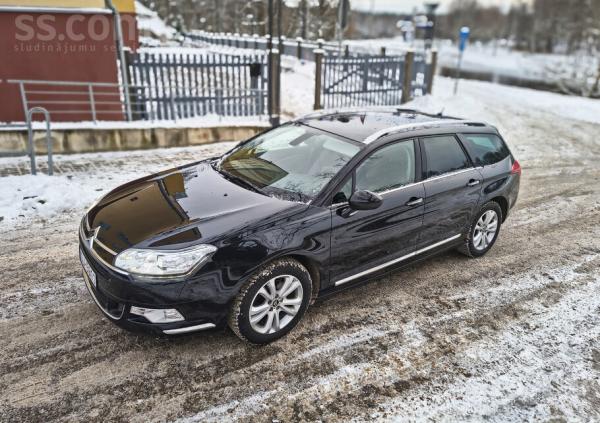 Melns Citroen C5 2010 Valmiera, ar dzinēja tilpumu 2.00 L un nobraukumu 172 tūkst. km par 4700 €, foto 5 vietnē AUTOMOTO.COM.LV