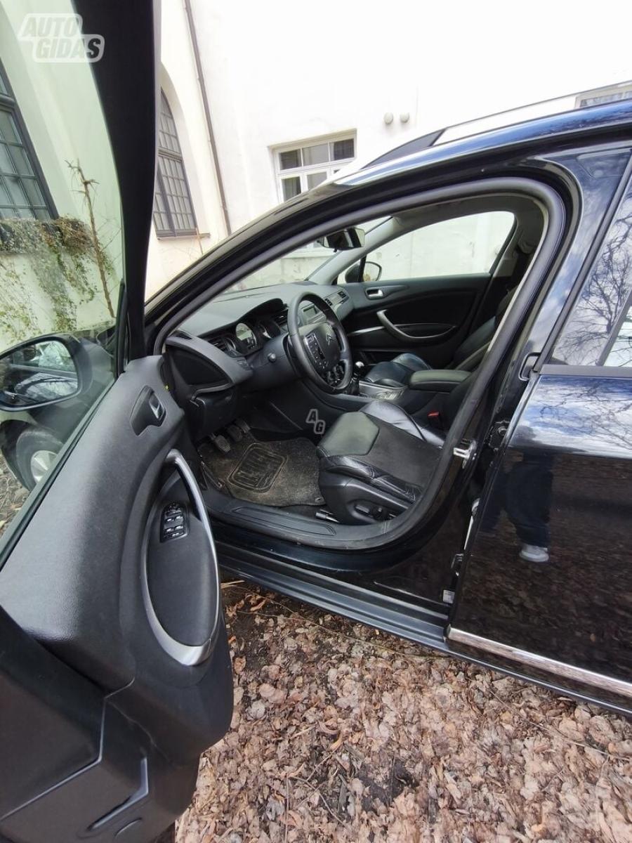 Black Citroen C5 2010 in Vilnius, with an engine capacity of 2.00 L and mileage of 247 thousand km for 2500 €, photo 14 on AUTOMOTO.COM.LV