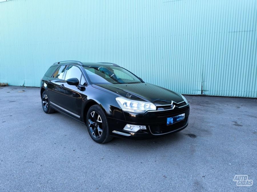 Black Citroen C5 2010 in Kaunas, with an engine capacity of 2.00 L and mileage of 382 thousand km for 2000 €, photo 3 on AUTOMOTO.COM.LV