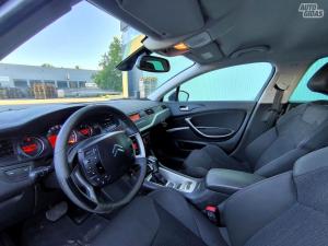 Black Citroen C5 2010 in Kaunas, with an engine capacity of 2.00 L and mileage of 382 thousand km for 2000 €, photo 10 on AUTOMOTO.COM.LV