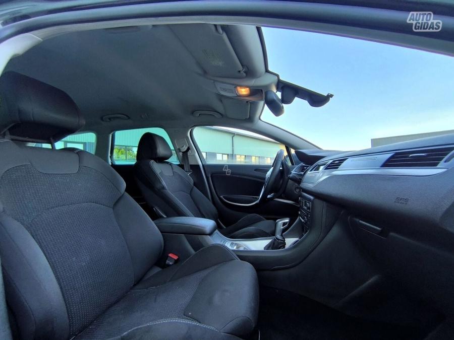 Black Citroen C5 2010 in Kaunas, with an engine capacity of 2.00 L and mileage of 382 thousand km for 2000 €, photo 13 on AUTOMOTO.COM.LV