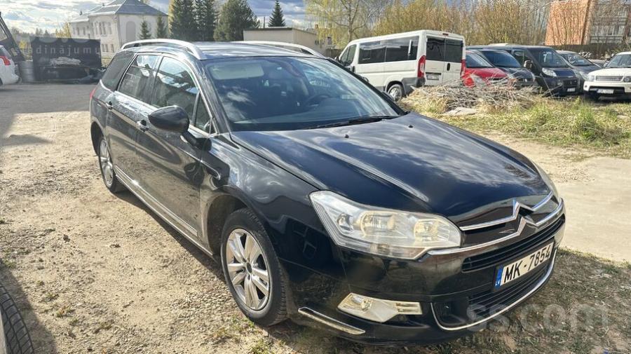 Melns Citroen C5 2010 Rēzekne, ar dzinēja tilpumu 1.60 L un nobraukumu 305 tūkst. km par 1200 €, foto 1 vietnē AUTOMOTO.COM.LV