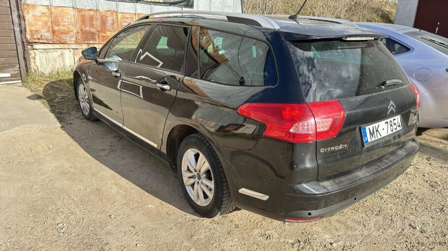 Melns Citroen C5 2010 Rēzekne, ar dzinēja tilpumu 1.60 L un nobraukumu 305 tūkst. km par 1200 €, foto 5 vietnē AUTOMOTO.COM.LV