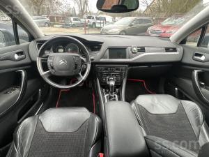 Melns Citroen C5 2010 Rīga, ar dzinēja tilpumu 3.00 L un nobraukumu 263 tūkst. km par 4390 €, foto 4 vietnē AUTOMOTO.COM.LV