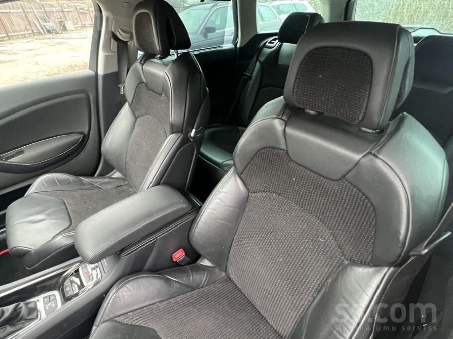 Melns Citroen C5 2010 Rīga, ar dzinēja tilpumu 3.00 L un nobraukumu 263 tūkst. km par 4390 €, foto 5 vietnē AUTOMOTO.COM.LV