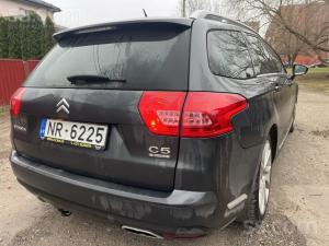 Melns Citroen C5 2010 Rīga, ar dzinēja tilpumu 3.00 L un nobraukumu 263 tūkst. km par 4390 €, foto 8 vietnē AUTOMOTO.COM.LV