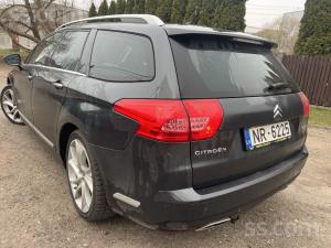 Melns Citroen C5 2010 Rīga, ar dzinēja tilpumu 3.00 L un nobraukumu 263 tūkst. km par 4390 €, foto 9 vietnē AUTOMOTO.COM.LV