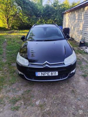 Melns Citroen C5 2010 Panevēža, ar dzinēja tilpumu 2.00 L un nobraukumu 290 tūkst. km par 900 €, foto  vietnē AUTOMOTO.COM.LV
