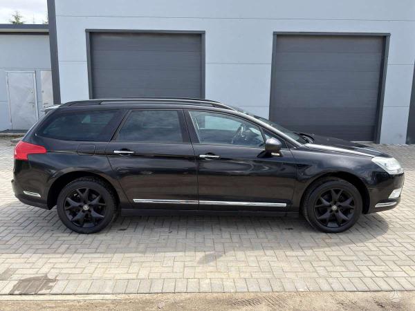 Black Citroen C5 2010 in Vilnius, with an engine capacity of 2.00 L and mileage of 292 thousand km for 1450 €, photo 2 on AUTOMOTO.COM.LV