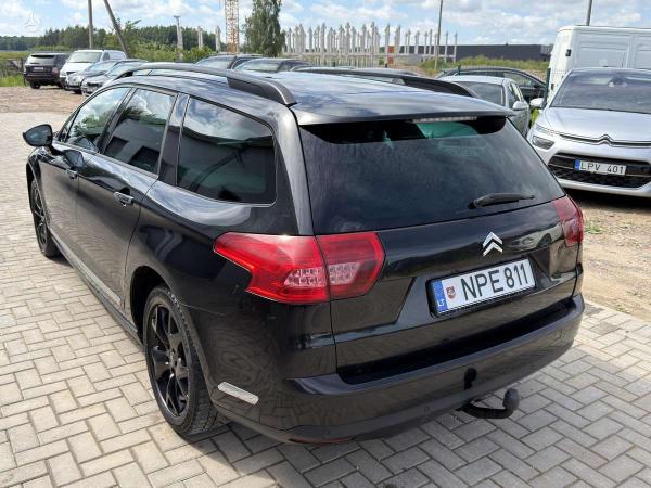 Black Citroen C5 2010 in Vilnius, with an engine capacity of 2.00 L and mileage of 292 thousand km for 1450 €, photo 6 on AUTOMOTO.COM.LV