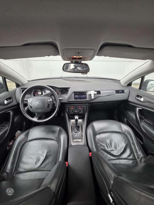 Black Citroen C5 2010 in Panevezys, with an engine capacity of 2.00 L and mileage of 330 thousand km for 1500 €, photo 1 on AUTOMOTO.COM.LV