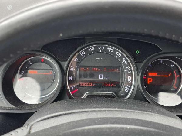 Black Citroen C5 2010 in Panevezys, with an engine capacity of 2.00 L and mileage of 330 thousand km for 1500 €, photo 3 on AUTOMOTO.COM.LV