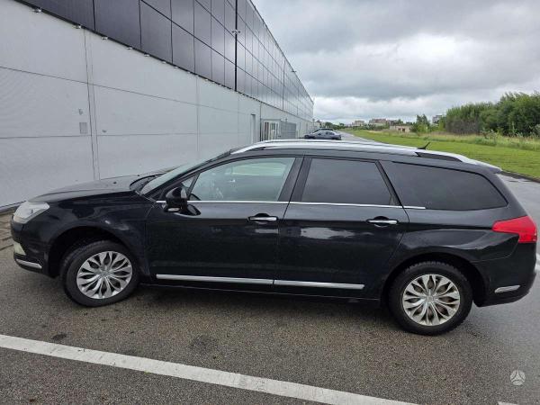 Black Citroen C5 2010 in Panevezys, with an engine capacity of 2.00 L and mileage of 330 thousand km for 1500 €, photo 7 on AUTOMOTO.COM.LV