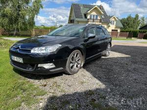 Melns Citroen C5 2010 Rīga, ar dzinēja tilpumu 3.00 L un nobraukumu 327 tūkst. km par 3400 €, foto  vietnē AUTOMOTO.COM.LV