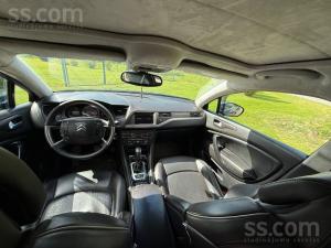 Melns Citroen C5 2010 Rīga, ar dzinēja tilpumu 3.00 L un nobraukumu 327 tūkst. km par 3400 €, foto 4 vietnē AUTOMOTO.COM.LV