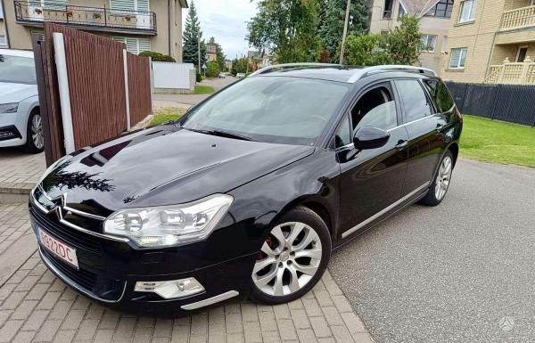 Black Citroen C5 2010 in Panevezys, with an engine capacity of 2.00 L and mileage of 270 thousand km for 2100 €, photo 1 on AUTOMOTO.COM.LV