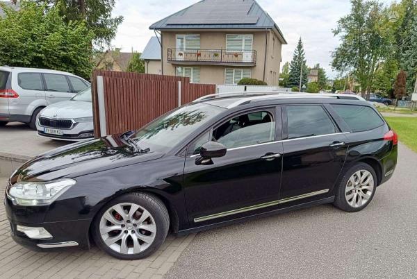 Black Citroen C5 2010 in Panevezys, with an engine capacity of 2.00 L and mileage of 270 thousand km for 2100 €, photo 6 on AUTOMOTO.COM.LV