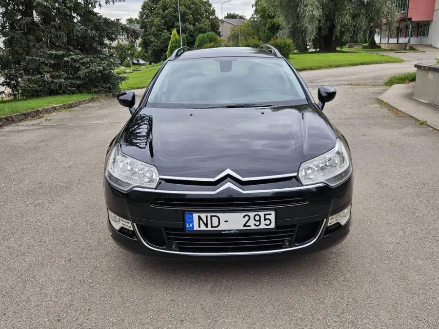 Black Citroen C5 2010 in Jekabpils, with an engine capacity of 1.60 L and mileage of 327 thousand km for 2590 €, photo 4 on AUTOMOTO.COM.LV