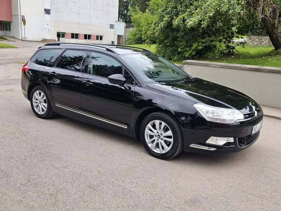 Black Citroen C5 2010 in Jekabpils, with an engine capacity of 1.60 L and mileage of 327 thousand km for 2590 €, photo 6 on AUTOMOTO.COM.LV