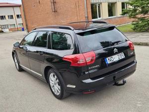 Black Citroen C5 2010 in Jekabpils, with an engine capacity of 1.60 L and mileage of 327 thousand km for 2590 €, photo 10 on AUTOMOTO.COM.LV