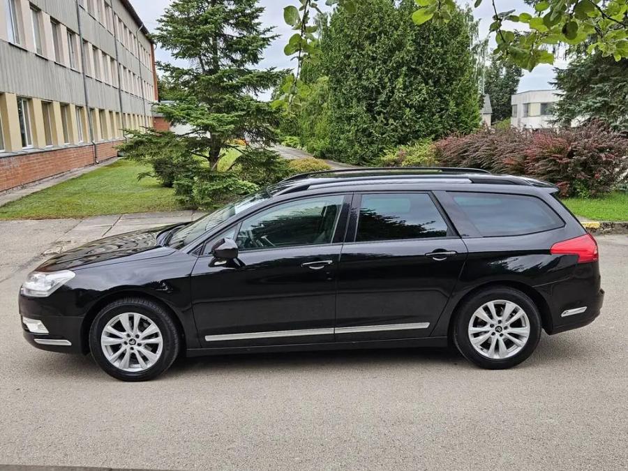 Black Citroen C5 2010 in Jekabpils, with an engine capacity of 1.60 L and mileage of 327 thousand km for 2590 €, photo 12 on AUTOMOTO.COM.LV