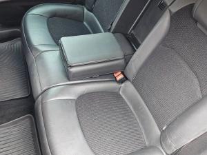 Black Citroen C5 2010 in Jekabpils, with an engine capacity of 1.60 L and mileage of 327 thousand km for 2590 €, photo 19 on AUTOMOTO.COM.LV