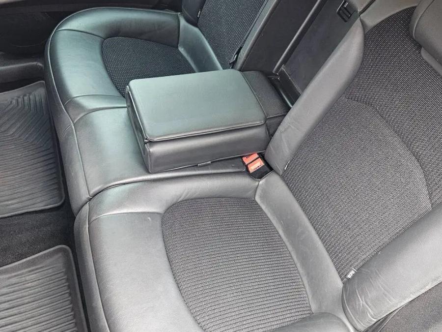 Black Citroen C5 2010 in Jekabpils, with an engine capacity of 1.60 L and mileage of 327 thousand km for 2590 €, photo 19 on AUTOMOTO.COM.LV