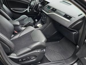 Black Citroen C5 2010 in Jekabpils, with an engine capacity of 1.60 L and mileage of 327 thousand km for 2590 €, photo 24 on AUTOMOTO.COM.LV