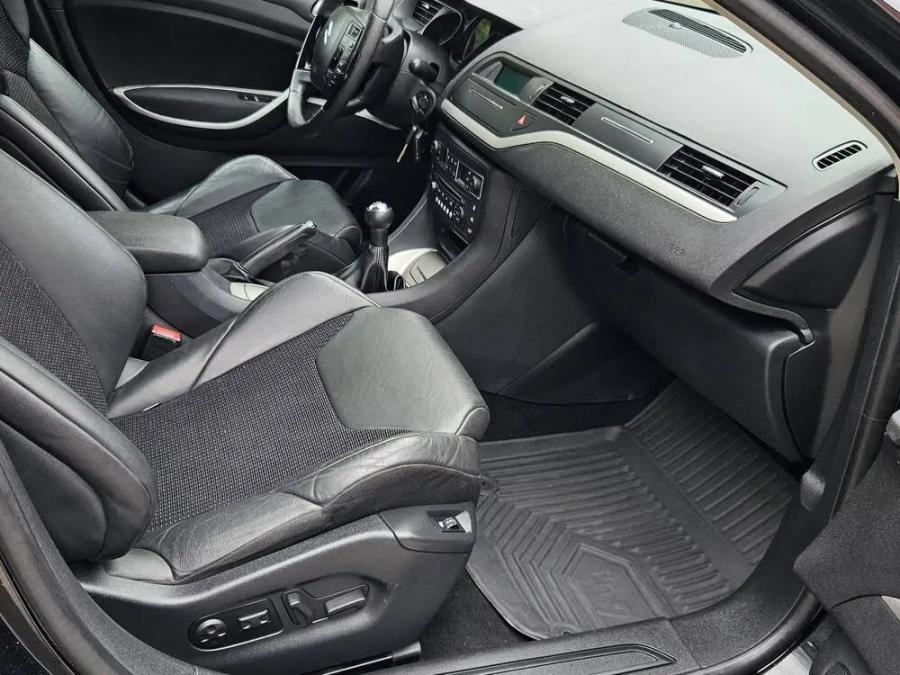 Black Citroen C5 2010 in Jekabpils, with an engine capacity of 1.60 L and mileage of 327 thousand km for 2590 €, photo 24 on AUTOMOTO.COM.LV
