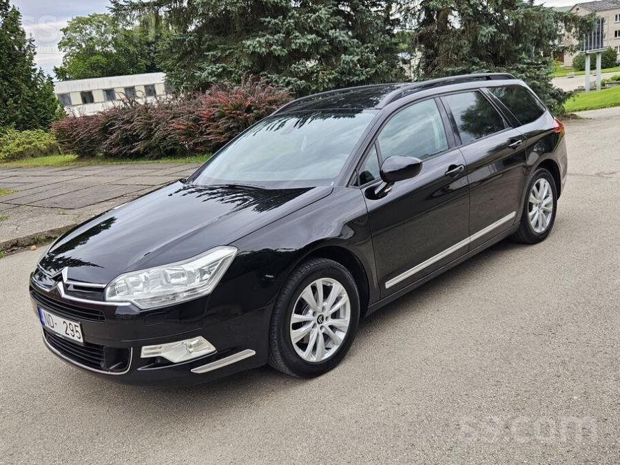 Melns Citroen C5 2010 Jēkabpils, ar dzinēja tilpumu 1.60 L un nobraukumu 327 tūkst. km par 2590 €, foto 1 vietnē AUTOMOTO.COM.LV
