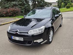 Melns Citroen C5 2010 Jēkabpils, ar dzinēja tilpumu 1.60 L un nobraukumu 327 tūkst. km par 2590 €, foto 3 vietnē AUTOMOTO.COM.LV