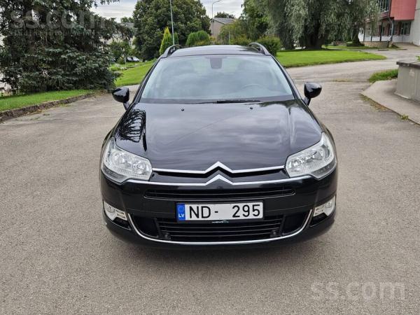 Black Citroen C5 2010 in Jekabpils, with an engine capacity of 1.60 L and mileage of 327 thousand km for 2590 €, photo 3 on AUTOMOTO.COM.LV