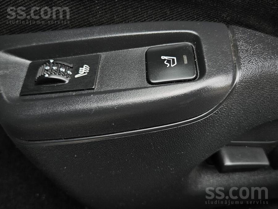 Melns Citroen C5 2010 Jēkabpils, ar dzinēja tilpumu 1.60 L un nobraukumu 327 tūkst. km par 2590 €, foto 14 vietnē AUTOMOTO.COM.LV