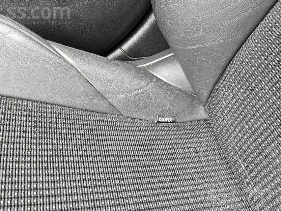 Melns Citroen C5 2010 Jēkabpils, ar dzinēja tilpumu 1.60 L un nobraukumu 327 tūkst. km par 2590 €, foto 31 vietnē AUTOMOTO.COM.LV