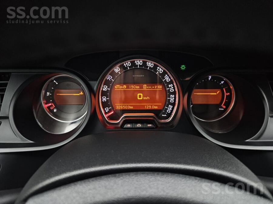 Melns Citroen C5 2010 Jēkabpils, ar dzinēja tilpumu 1.60 L un nobraukumu 327 tūkst. km par 2590 €, foto 33 vietnē AUTOMOTO.COM.LV