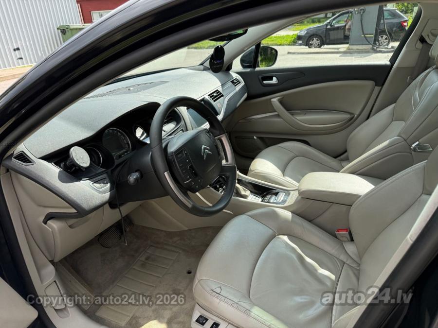 Черный Ситроен С5 2010 в Таллин, объемом двигателя 3.00 л и пробегом 291 тыс. км за 1990 €, фото 15 на AUTOMOTO.COM.LV