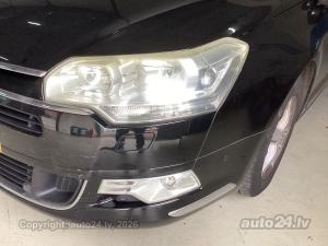 Black Citroen C5 2010 in Saku, with an engine capacity of 1.60 L and mileage of 279 thousand km for 2690 €, photo 4 on AUTOMOTO.COM.LV
