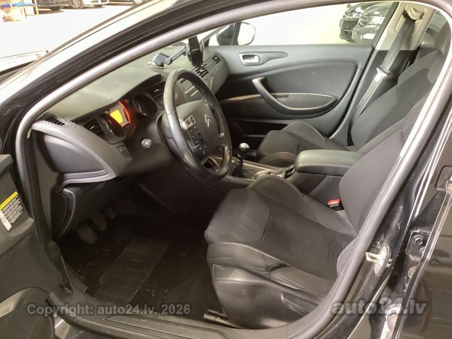 Black Citroen C5 2010 in Saku, with an engine capacity of 1.60 L and mileage of 279 thousand km for 2690 €, photo 17 on AUTOMOTO.COM.LV