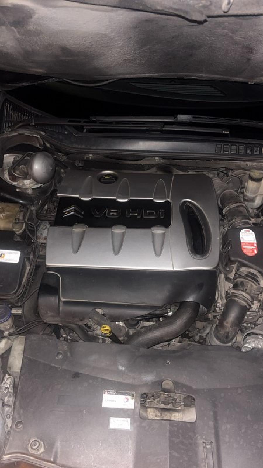 Black Citroen C5 2010 in Tallinn, with an engine capacity of 3.00 L and mileage of 292 thousand km for 4500 €, photo 27 on AUTOMOTO.COM.LV