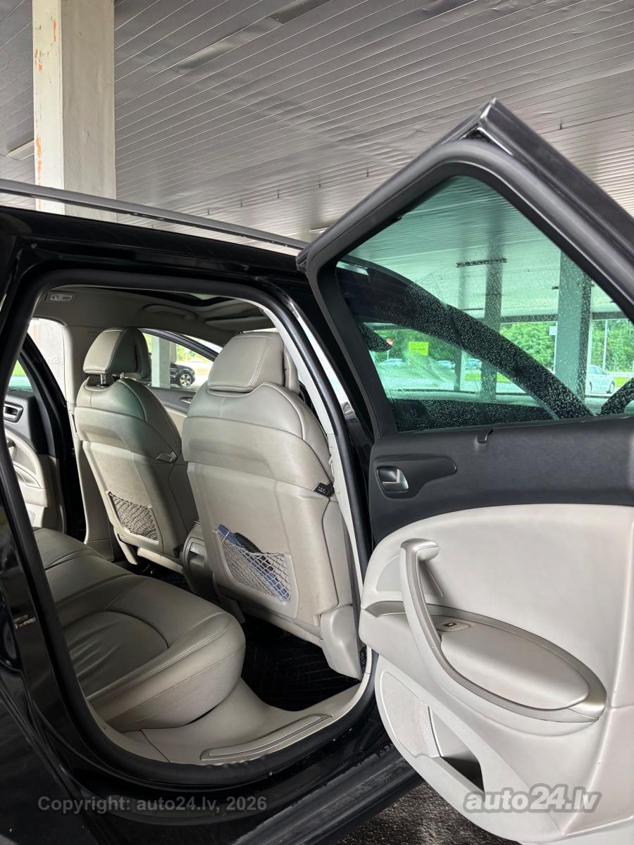 Melns Citroen C5 2010 Tallina, ar dzinēja tilpumu 3.00 L un nobraukumu 293 tūkst. km par 4000 €, foto 8 vietnē AUTOMOTO.COM.LV