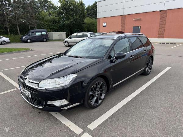 Black Citroen C5 2010 in Klaipeda, with an engine capacity of 2.18 L and mileage of 312 thousand km for 2950 €, photo 1 on AUTOMOTO.COM.LV