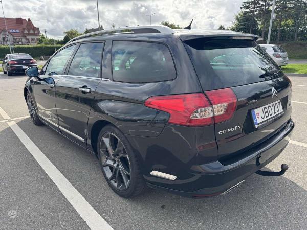 Black Citroen C5 2010 in Klaipeda, with an engine capacity of 2.18 L and mileage of 312 thousand km for 2950 €, photo 5 on AUTOMOTO.COM.LV