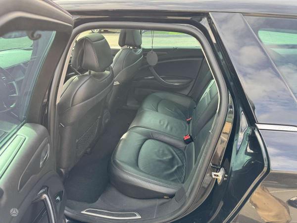 Black Citroen C5 2010 in Klaipeda, with an engine capacity of 2.18 L and mileage of 312 thousand km for 2950 €, photo 9 on AUTOMOTO.COM.LV