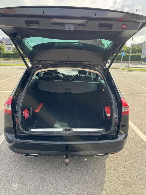 Black Citroen C5 2010 in Klaipeda, with an engine capacity of 2.18 L and mileage of 312 thousand km for 2950 €, photo 10 on AUTOMOTO.COM.LV
