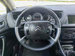 Melns Citroen C5 2010 Rīga, ar dzinēja tilpumu 2.00 L un nobraukumu 314 tūkst. km par 2100 €, foto 12 vietnē AUTOMOTO.COM.LV