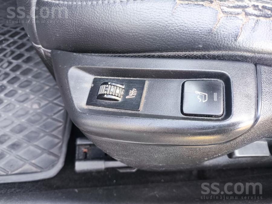 Melns Citroen C5 2010 Rīga, ar dzinēja tilpumu 2.00 L un nobraukumu 314 tūkst. km par 2100 €, foto 19 vietnē AUTOMOTO.COM.LV