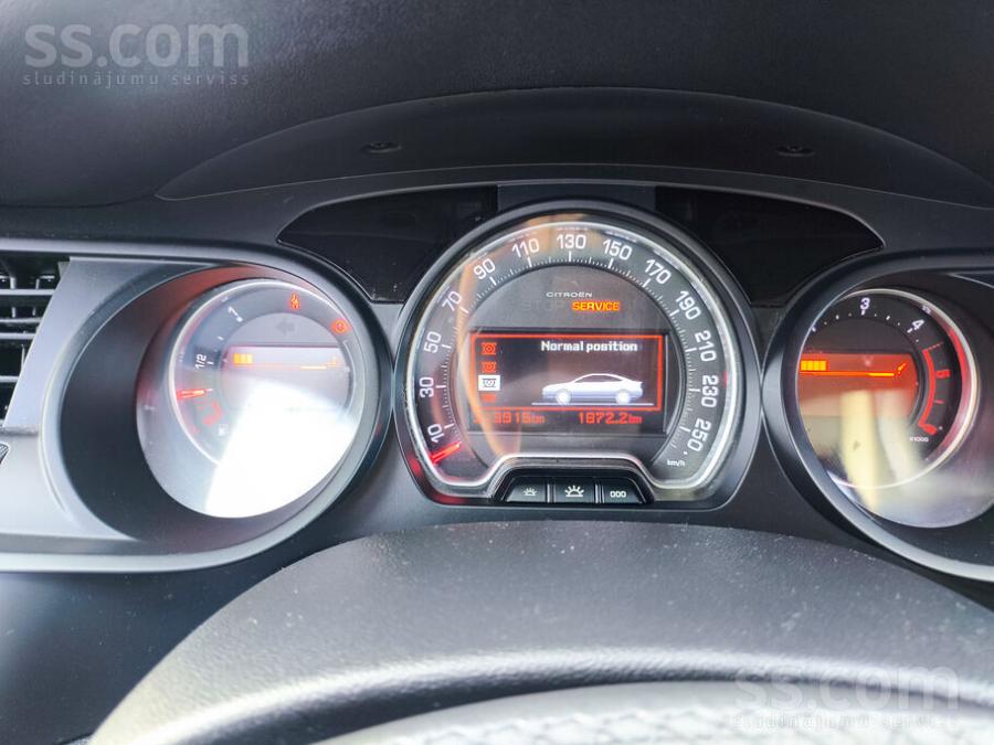 Melns Citroen C5 2010 Rīga, ar dzinēja tilpumu 2.00 L un nobraukumu 314 tūkst. km par 2100 €, foto 23 vietnē AUTOMOTO.COM.LV