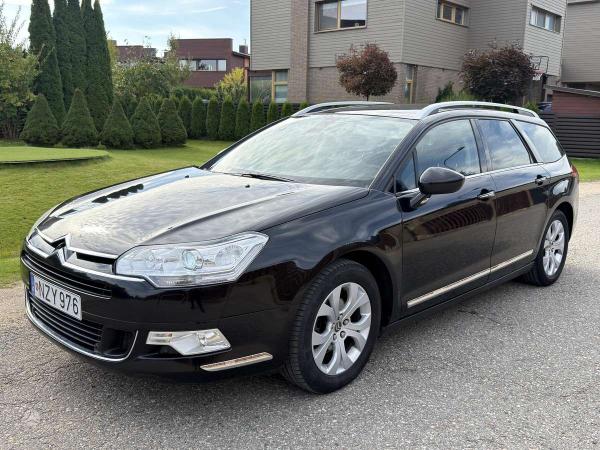 Melns Citroen C5 2010 Viļņa, ar dzinēja tilpumu 2.00 L un nobraukumu 362 tūkst. km par 2500 €, foto 1 vietnē AUTOMOTO.COM.LV
